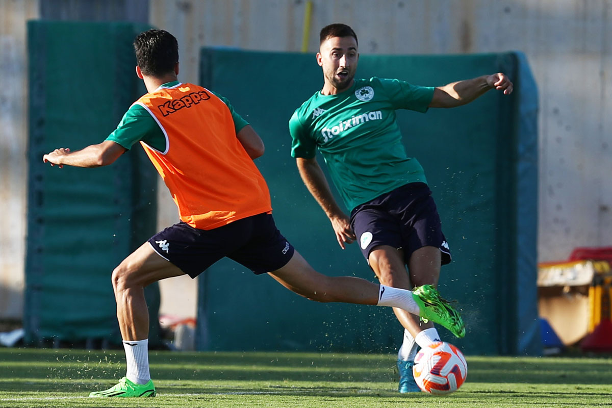 ΠΑΙΧΝΙΔΙ ΣΤΟ ΜΙΣΟ ΓΗΠΕΔΟ | PANATHINAIKOS FC OFFICIAL WEB SITE