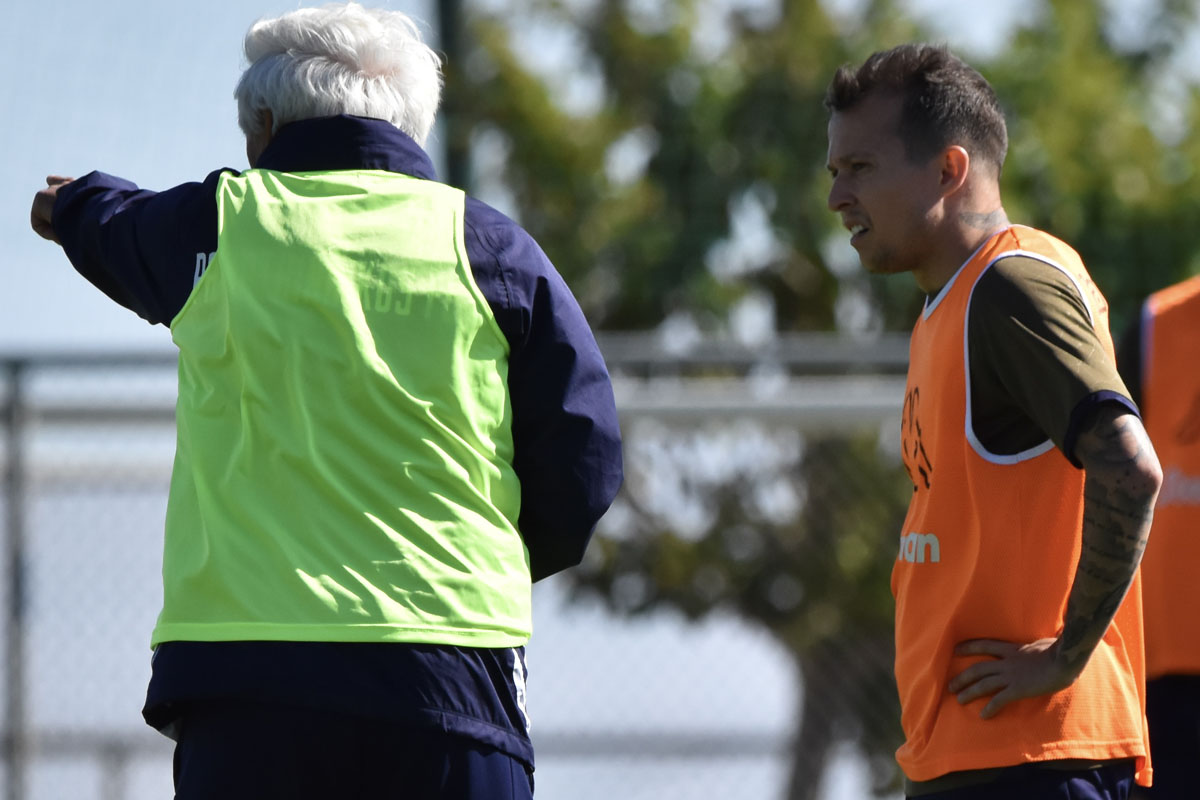 ΚΥΚΛΟΦΟΡΙΑ ΜΠΑΛΑΣ ΚΑΙ ΠΑΙΧΝΙΔΙ | PANATHINAIKOS FC OFFICIAL WEB SITE