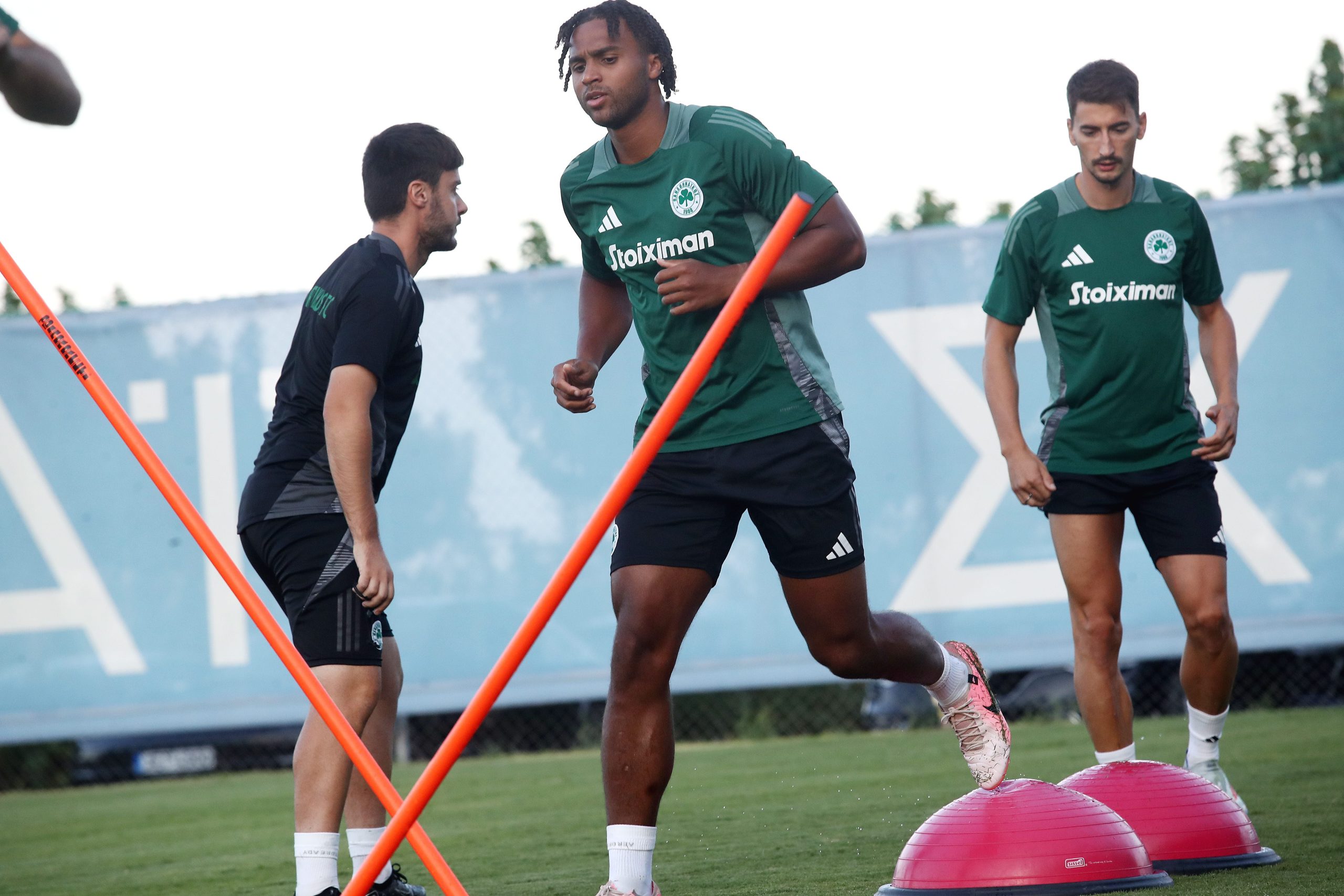 ΚΥΚΛΟΦΟΡΙΑ ΜΠΑΛΑΣ ΚΑΙ ΠΑΙΧΝΙΔΙ | PANATHINAIKOS FC OFFICIAL WEB SITE